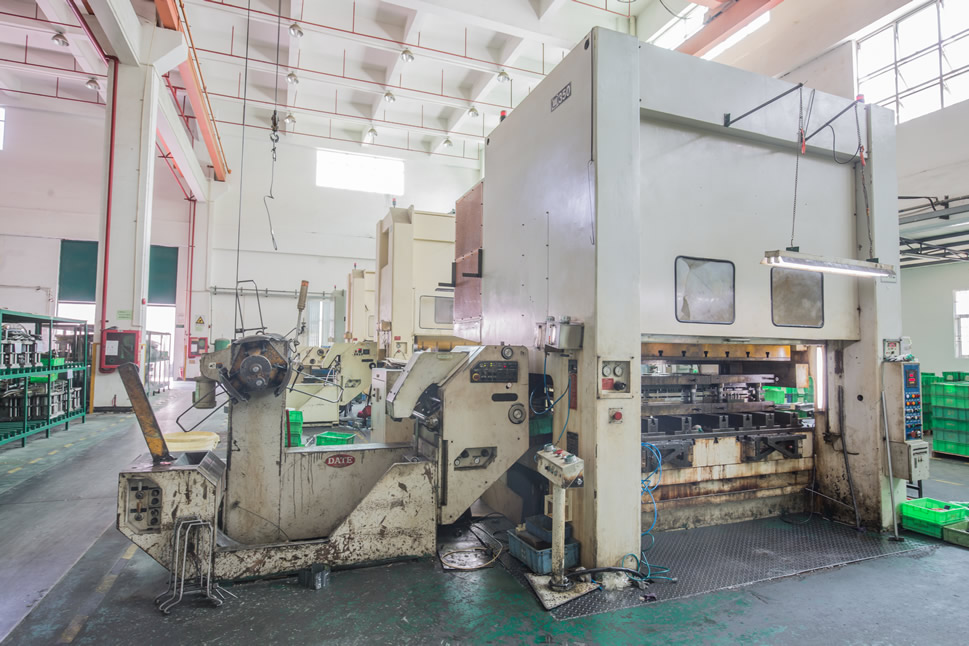 350 tons progressive press