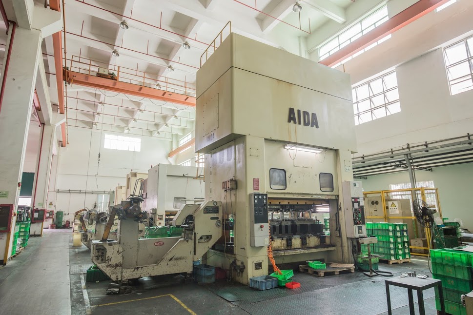 Aida 500 tons progressive press